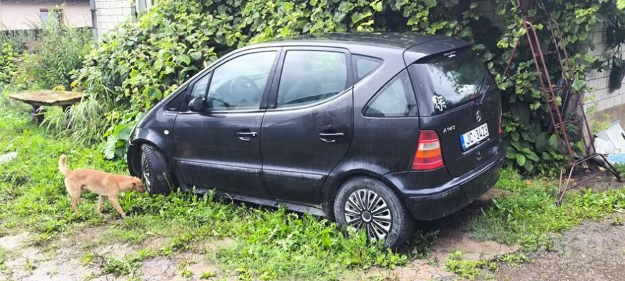 Melns Mercedes-Benz A 140 2000 Rīga, ar dzinēja tilpumu 1.40 L un nobraukumu 259 tūkst. km par 250 €, foto 1 vietnē AUTOMOTO.COM.LV