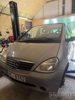 Grey Mercedes-Benz A 140 2001 in Kuldiga, with an engine capacity of 1.40 L and mileage of 197 thousand km for 450 €, photo 5 on AUTOMOTO.COM.LV