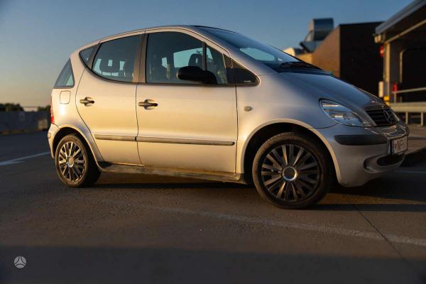 Pelēks Mercedes-Benz A 140 2001 Viļņa, ar dzinēja tilpumu 1.40 L un nobraukumu 261 tūkst. km par 800 €, foto 1 vietnē AUTOMOTO.COM.LV