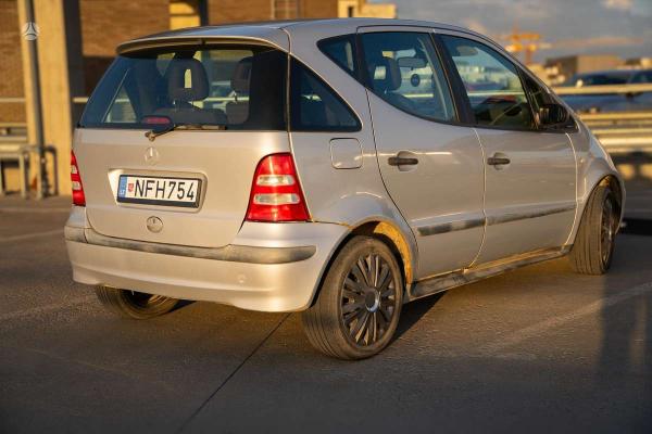 Pelēks Mercedes-Benz A 140 2001 Viļņa, ar dzinēja tilpumu 1.40 L un nobraukumu 261 tūkst. km par 800 €, foto 4 vietnē AUTOMOTO.COM.LV