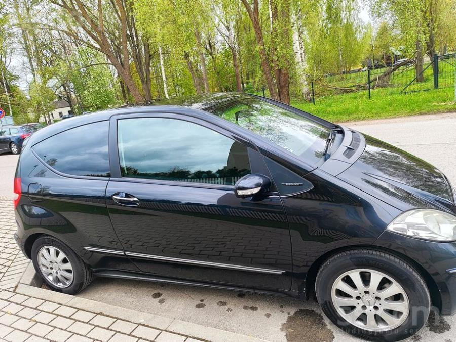 Melns Mercedes-Benz A 150 2006 Rīga, ar dzinēja tilpumu 1.50 L un nobraukumu 200 tūkst. km par 4200 €, foto 3 vietnē AUTOMOTO.COM.LV