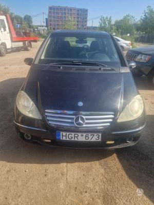 Melns Mercedes-Benz A 150 2004 Viļņa, ar dzinēja tilpumu 1.50 L un nobraukumu 325 tūkst. km par 650 €, foto  vietnē AUTOMOTO.COM.LV