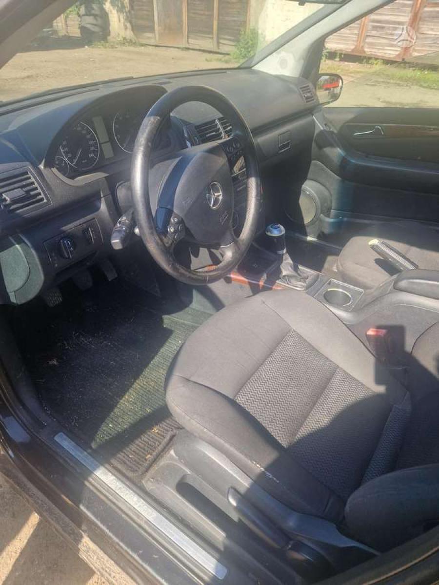 Melns Mercedes-Benz A 150 2004 Viļņa, ar dzinēja tilpumu 1.50 L un nobraukumu 325 tūkst. km par 650 €, foto 4 vietnē AUTOMOTO.COM.LV