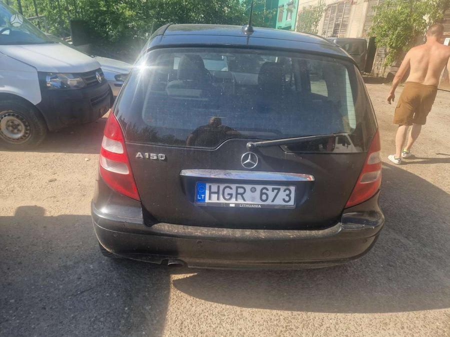 Melns Mercedes-Benz A 150 2004 Viļņa, ar dzinēja tilpumu 1.50 L un nobraukumu 325 tūkst. km par 650 €, foto 7 vietnē AUTOMOTO.COM.LV