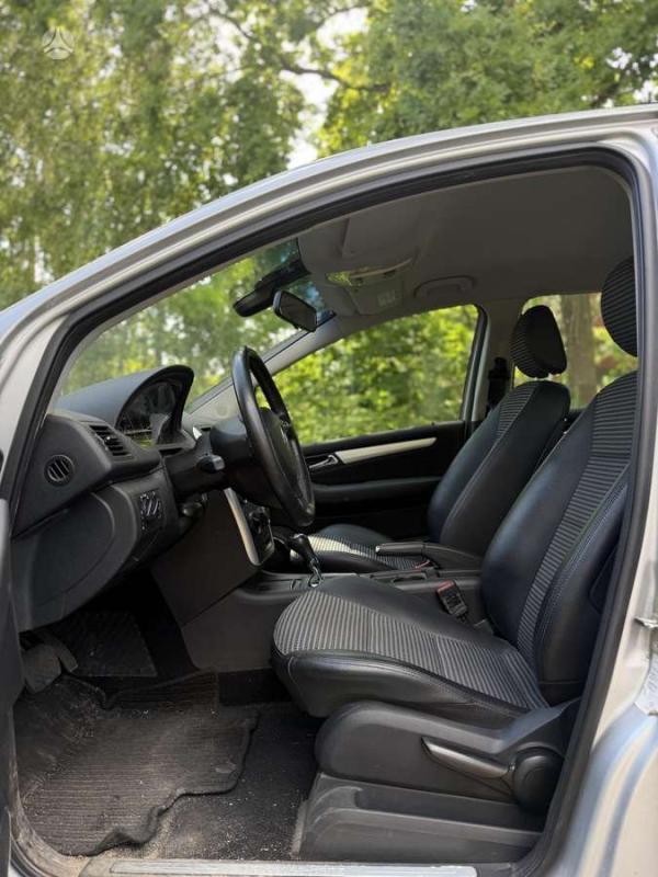 Grey Mercedes-Benz A 150 2005 in Vilnius, with an engine capacity of 1.50 L and mileage of 111 thousand km for 900 €, photo 6 on AUTOMOTO.COM.LV