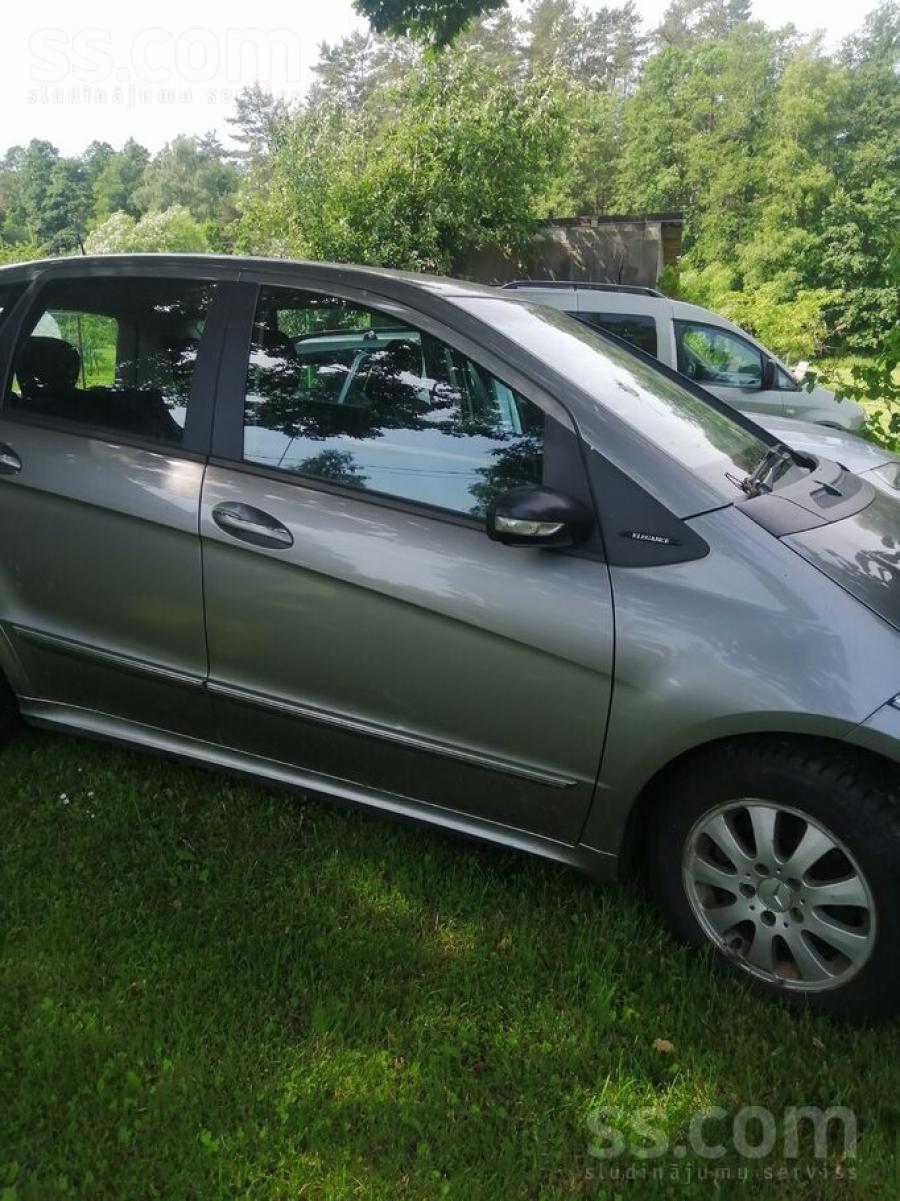 Grey Mercedes-Benz A 150 2005 in Jurmala, with an engine capacity of 1.50 L and mileage of 182 thousand km for 1250 €, photo 4 on AUTOMOTO.COM.LV