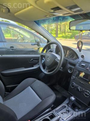 Pelēks Mercedes-Benz A 150 2005 Rīga, ar dzinēja tilpumu 1.50 L un nobraukumu 220 tūkst. km par 800 €, foto 4 vietnē AUTOMOTO.COM.LV
