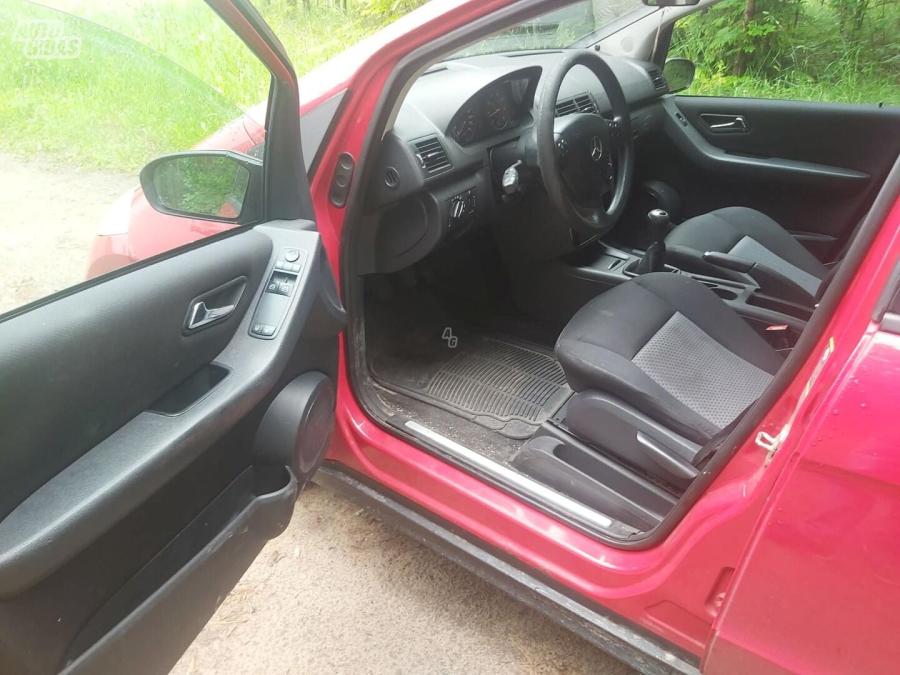 Mercedes-Benz A 150 2005 in Vilnius, with an engine capacity of 1.50 L and mileage of 149 thousand km for 500 €, photo 8 on AUTOMOTO.COM.LV