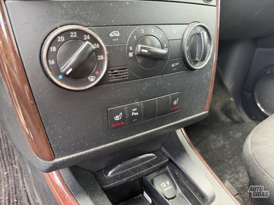 Mercedes-Benz A 150 2005 in Vilnius, with an engine capacity of 1.50 L and mileage of 180 thousand km for 620 €, photo 9 on AUTOMOTO.COM.LV