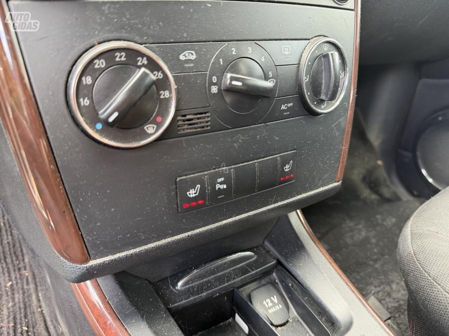 Mercedes-Benz A 150 2005 in Vilnius, with an engine capacity of 1.50 L and mileage of 180 thousand km for 530 €, photo 13 on AUTOMOTO.COM.LV