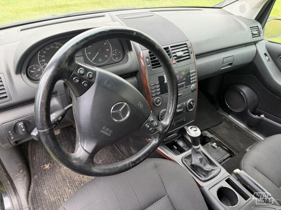 Mercedes-Benz A 150 2005 in Vilnius, with an engine capacity of 1.50 L and mileage of 181 thousand km for 490 €, photo 8 on AUTOMOTO.COM.LV