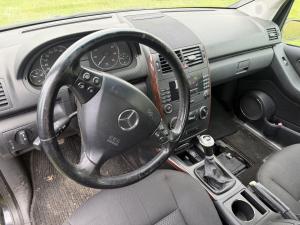Mercedes-Benz A 150 2005 in Vilnius, with an engine capacity of 1.50 L and mileage of 180 thousand km for 470 €, photo 8 on AUTOMOTO.COM.LV