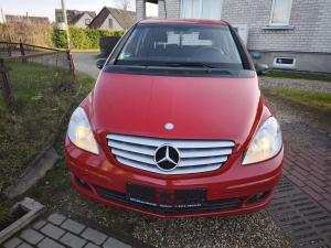 Sarkans Mercedes-Benz A 150 2006 Ignalina, ar dzinēja tilpumu 1.50 L un nobraukumu 156 tūkst. km par 2950 €, foto  vietnē AUTOMOTO.COM.LV