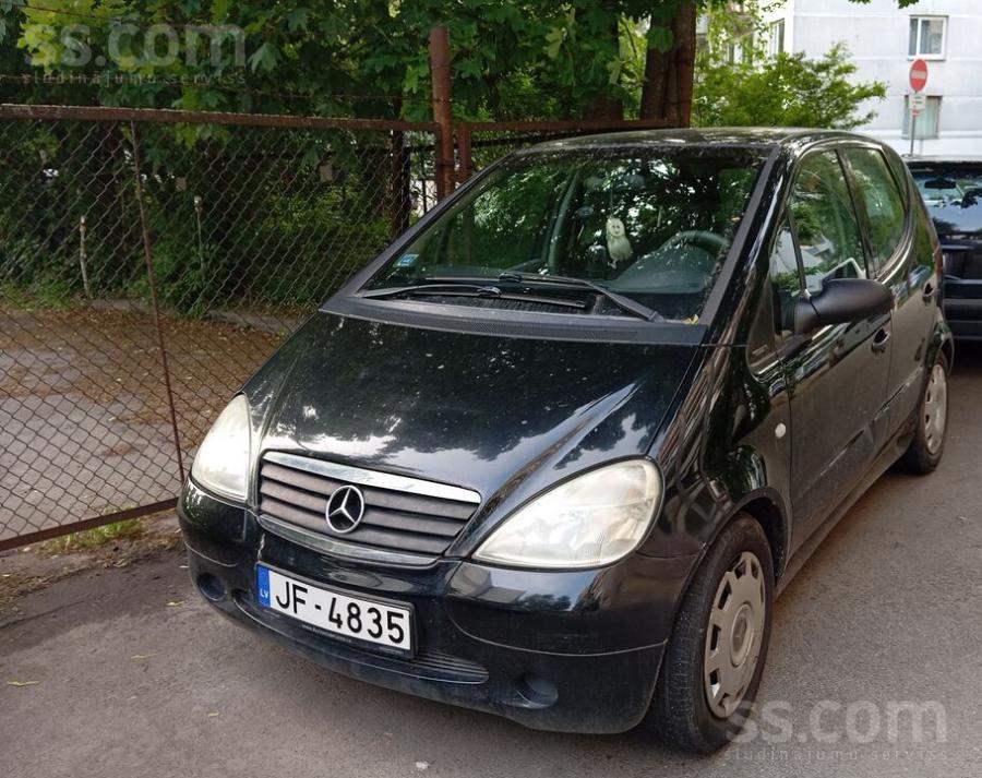 Black Mercedes-Benz A 160 2000 in Riga, with an engine capacity of 1.60 L and mileage of 183 thousand km for 500 €, photo 1 on AUTOMOTO.COM.LV