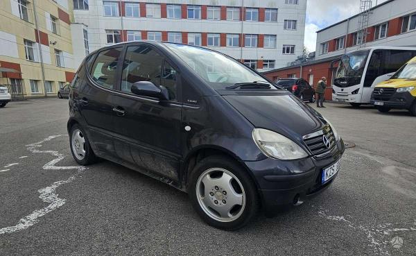 Black Mercedes-Benz A 160 2000 in Klaipeda, with an engine capacity of 1.60 L and mileage of 204 thousand km for 600 €, photo 1 on AUTOMOTO.COM.LV
