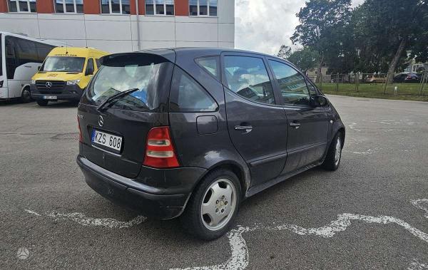 Black Mercedes-Benz A 160 2000 in Klaipeda, with an engine capacity of 1.60 L and mileage of 204 thousand km for 600 €, photo 5 on AUTOMOTO.COM.LV