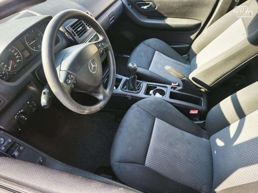 Melns Mercedes-Benz A 160 2006 Kauņa, ar dzinēja tilpumu 2.00 L un nobraukumu 235 tūkst. km par 650 €, foto 8 vietnē AUTOMOTO.COM.LV