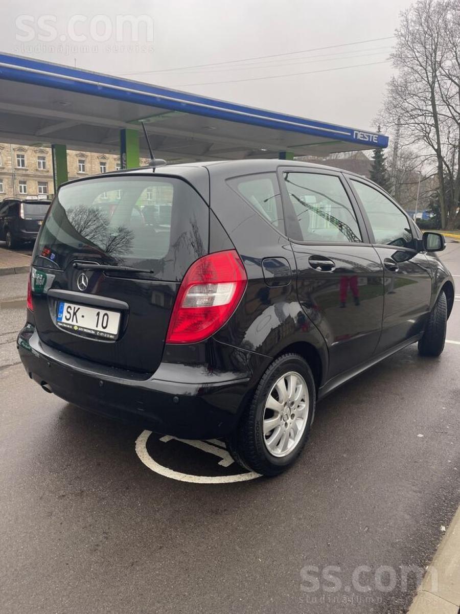 Black Mercedes-Benz A 160 2009 in Riga, with an engine capacity of 1.60 L and mileage of 146 thousand km for 3000 €, photo 4 on AUTOMOTO.COM.LV