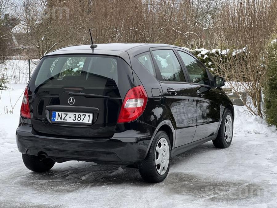 Black Mercedes-Benz A 160 2009 in Riga, with an engine capacity of 1.50 L and mileage of 320 thousand km for 1950 €, photo 2 on AUTOMOTO.COM.LV