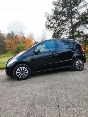 Melns Mercedes-Benz A 160 2009 Dobele, ar dzinēja tilpumu 2.00 L un nobraukumu 257 tūkst. km par 2950 €, foto 4 vietnē AUTOMOTO.COM.LV