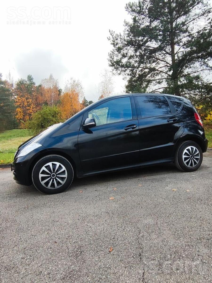 Melns Mercedes-Benz A 160 2009 Dobele, ar dzinēja tilpumu 2.00 L un nobraukumu 257 tūkst. km par 2950 €, foto 4 vietnē AUTOMOTO.COM.LV