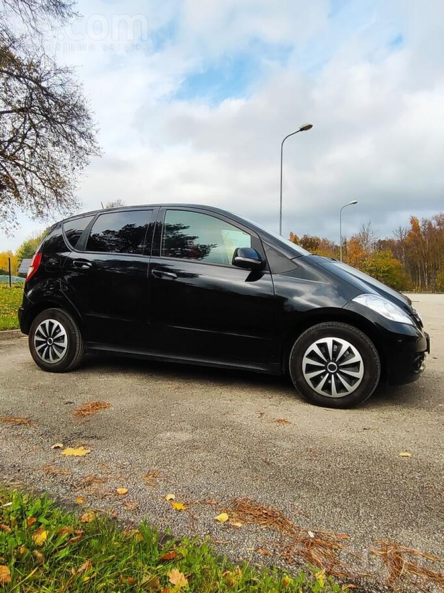 Melns Mercedes-Benz A 160 2009 Dobele, ar dzinēja tilpumu 2.00 L un nobraukumu 257 tūkst. km par 2950 €, foto 5 vietnē AUTOMOTO.COM.LV