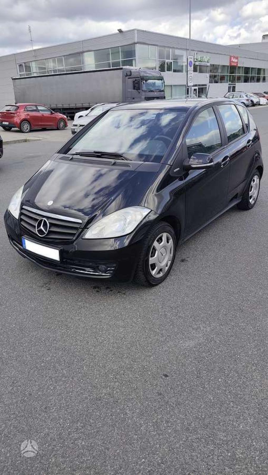 Black Mercedes-Benz A 160 2010 in Vilnius, with an engine capacity of 1.50 L and mileage of 364 thousand km for 2500 €, photo 3 on AUTOMOTO.COM.LV