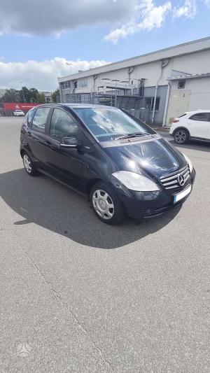Black Mercedes-Benz A 160 2010 in Vilnius, with an engine capacity of 1.50 L and mileage of 364 thousand km for 2500 €, photo 8 on AUTOMOTO.COM.LV