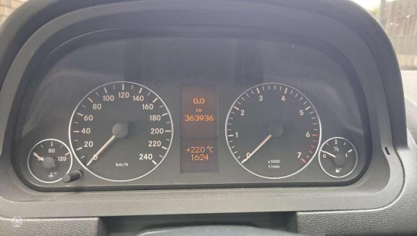 Black Mercedes-Benz A 160 2010 in Vilnius, with an engine capacity of 1.50 L and mileage of 364 thousand km for 2500 €, photo 9 on AUTOMOTO.COM.LV