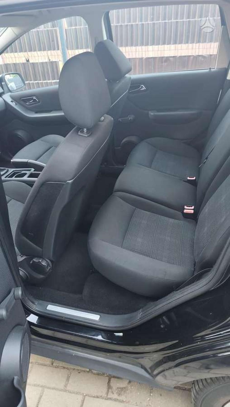 Black Mercedes-Benz A 160 2010 in Vilnius, with an engine capacity of 1.50 L and mileage of 364 thousand km for 2500 €, photo 16 on AUTOMOTO.COM.LV