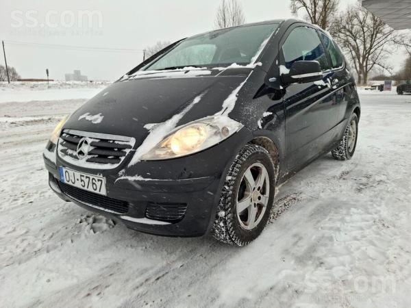 Black Mercedes-Benz A 160 2011 in Jekabpils, with an engine capacity of 1.50 L and mileage of 121 thousand km for 3000 €, photo 1 on AUTOMOTO.COM.LV