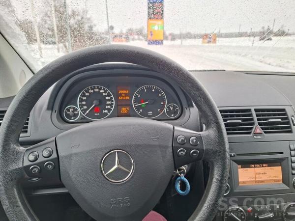 Black Mercedes-Benz A 160 2011 in Jekabpils, with an engine capacity of 1.50 L and mileage of 121 thousand km for 3000 €, photo 3 on AUTOMOTO.COM.LV