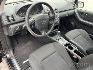Черный Мерседес А 160 2011 в Рига, объемом двигателя 1.50 л и пробегом 136 тыс. км за 4790 €, фото 6 на AUTOMOTO.COM.LV