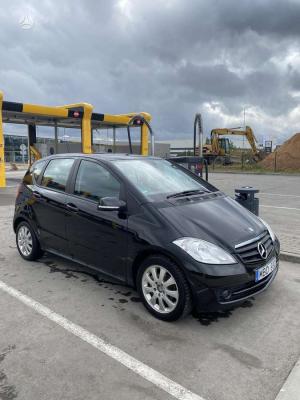 Black Mercedes-Benz A 160 2012 in Kaunas, with an engine capacity of 1.99 L and mileage of 194 thousand km for 3000 €, photo  on AUTOMOTO.COM.LV