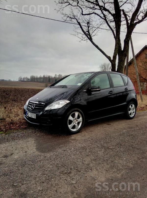 Melns Mercedes-Benz A 160 2010 Tukums, ar dzinēja tilpumu 1.50 L un nobraukumu 195 tūkst. km par 3500 €, foto 2 vietnē AUTOMOTO.COM.LV