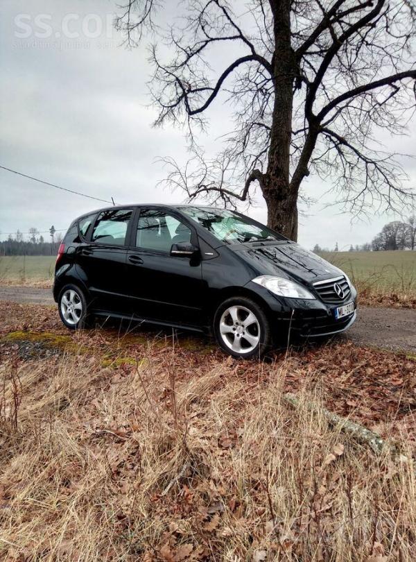 Melns Mercedes-Benz A 160 2010 Tukums, ar dzinēja tilpumu 1.50 L un nobraukumu 195 tūkst. km par 3500 €, foto 3 vietnē AUTOMOTO.COM.LV