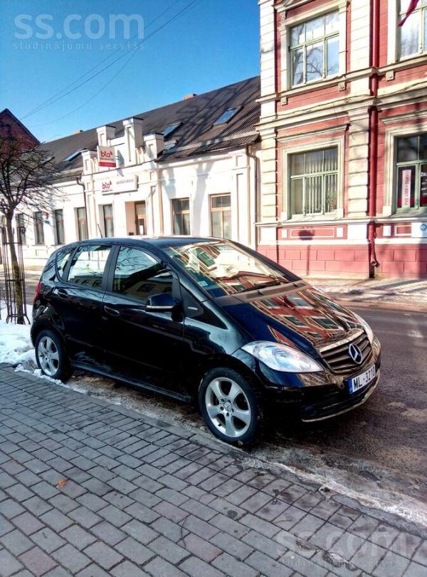 Black Mercedes-Benz A 160 2010 in Tukums, with an engine capacity of 1.50 L and mileage of 196 thousand km for 2990 €, photo 2 on AUTOMOTO.COM.LV