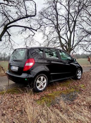 Melns Mercedes-Benz A 160 2010 Tukums, ar dzinēja tilpumu 1.50 L un nobraukumu 200 tūkst. km par 2400 €, foto 5 vietnē AUTOMOTO.COM.LV