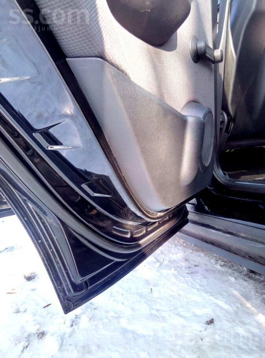Melns Mercedes-Benz A 160 2010 Tukums, ar dzinēja tilpumu 1.50 L un nobraukumu 200 tūkst. km par 2400 €, foto 18 vietnē AUTOMOTO.COM.LV