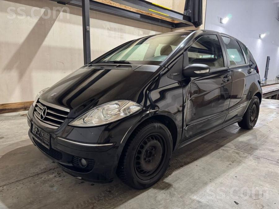 Black Mercedes-Benz A 160 2007 in Ogre, with an engine capacity of 2.00 L and mileage of 225 thousand km for 1490 €, photo 3 on AUTOMOTO.COM.LV