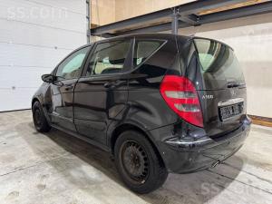 Black Mercedes-Benz A 160 2007 in Ogre, with an engine capacity of 2.00 L and mileage of 225 thousand km for 1490 €, photo 4 on AUTOMOTO.COM.LV