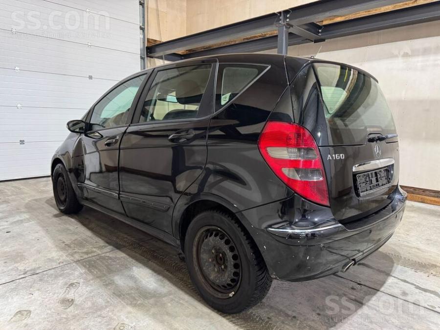 Black Mercedes-Benz A 160 2007 in Ogre, with an engine capacity of 2.00 L and mileage of 225 thousand km for 1490 €, photo 4 on AUTOMOTO.COM.LV