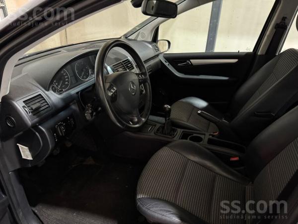 Black Mercedes-Benz A 160 2007 in Ogre, with an engine capacity of 2.00 L and mileage of 225 thousand km for 1490 €, photo 6 on AUTOMOTO.COM.LV