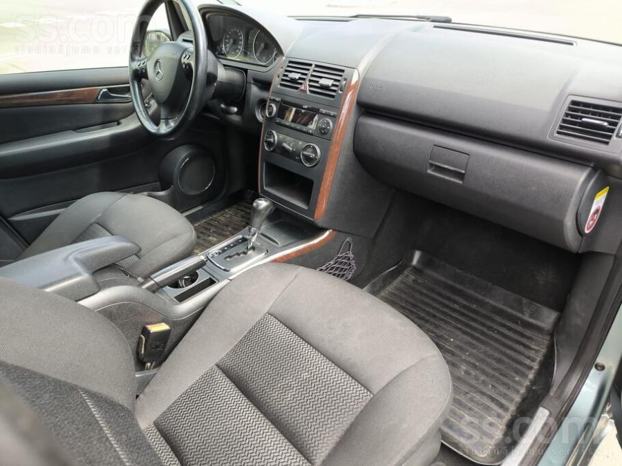 Blue Mercedes-Benz A 160 2005 in Riga, with an engine capacity of 2.00 L and mileage of 220 thousand km for 2000 €, photo 5 on AUTOMOTO.COM.LV