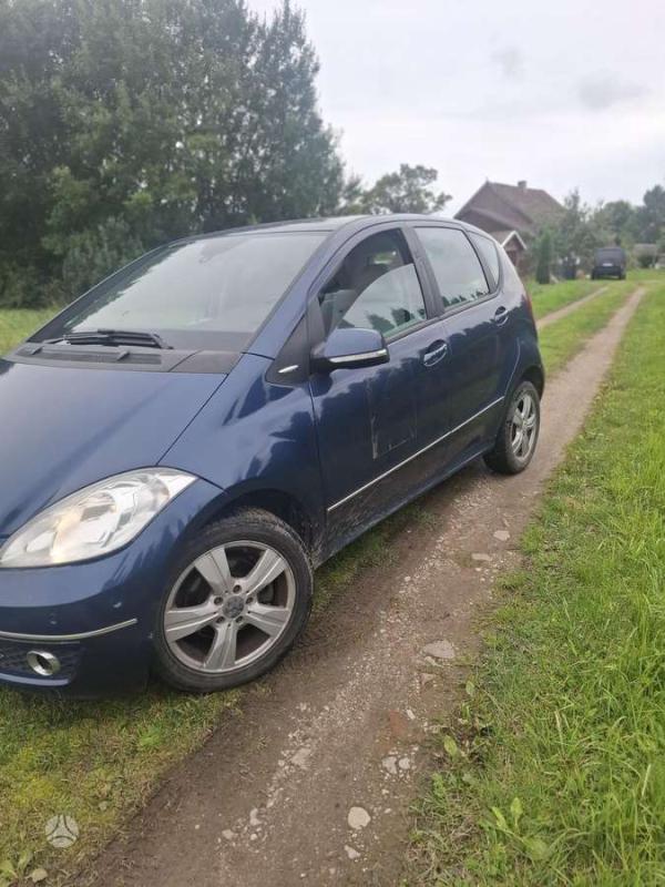 Blue Mercedes-Benz A 160 2009 in Klaipeda, with an engine capacity of 1.99 L and mileage of 222 thousand km for 1999 €, photo 4 on AUTOMOTO.COM.LV