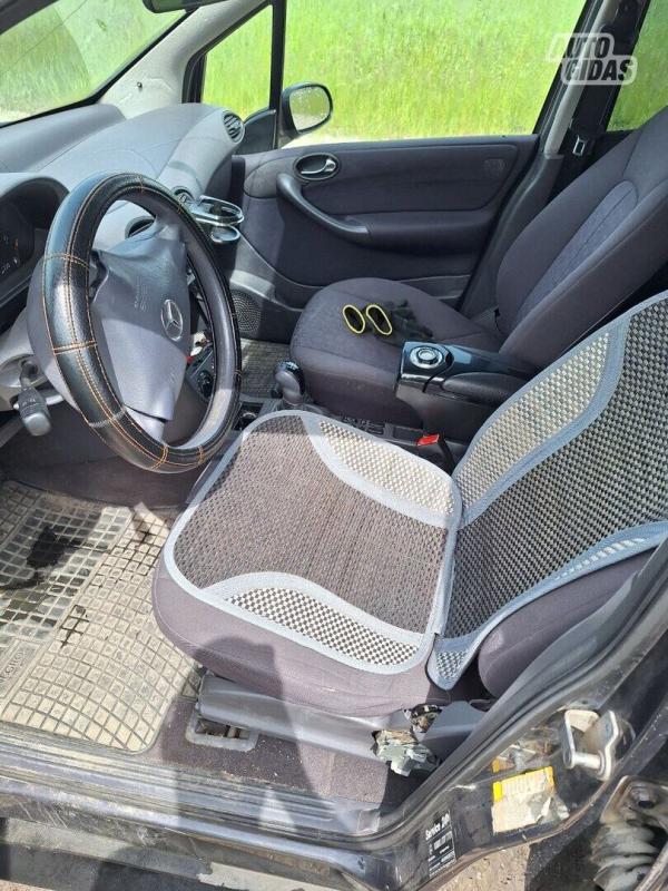Zils Mercedes-Benz A 160 2001 Viļņa, ar dzinēja tilpumu 1.70 L un nobraukumu 30 tūkst. km par 600 €, foto 7 vietnē AUTOMOTO.COM.LV