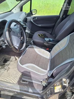 Zils Mercedes-Benz A 160 2001 Viļņa, ar dzinēja tilpumu 1.70 L un nobraukumu 30 tūkst. km par 600 €, foto 8 vietnē AUTOMOTO.COM.LV