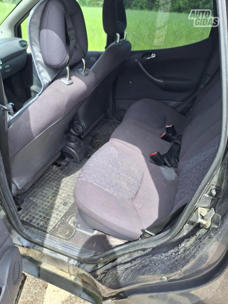 Zils Mercedes-Benz A 160 2001 Viļņa, ar dzinēja tilpumu 1.70 L un nobraukumu 30 tūkst. km par 600 €, foto 9 vietnē AUTOMOTO.COM.LV