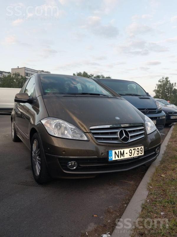 Brown Mercedes-Benz A 160 2010 in Riga, with an engine capacity of 1.50 L and mileage of 179 thousand km for 2250 €, photo 4 on AUTOMOTO.COM.LV