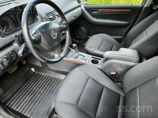 Green Mercedes-Benz A 160 2005 in Riga, with an engine capacity of 2.00 L and mileage of 223 thousand km for 1600 €, photo 6 on AUTOMOTO.COM.LV